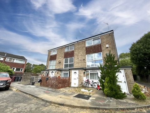 Whitley Wood Road, Reading, Berkshire RG2, 2 bed maisonette to rent, £ ...