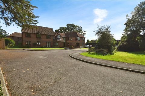2 bed flat for sale in Kingsmead, Lower Common Road, West Wellow ...