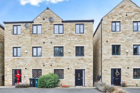 Brian Close Walk, Baildon, Shipley BD17, 4 bed semi-detached house for ...