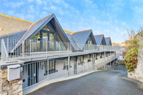 Windmill Hill, Brixham TQ5, 2 bed flat for sale, £145,000 - Zoopla