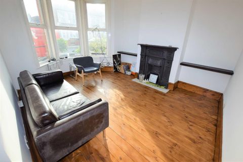 Long Lane, Finchley N3, 2 bed flat to rent, £1,700 pcm - Zoopla