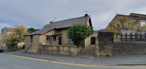 Cemetery Road, Bradford BD7, 2 bed detached house for sale, £160,000 ...