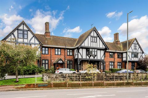 2 bed flat for sale in Reigate Road, Ewell, Epsom KT17, £385,000 - Zoopla