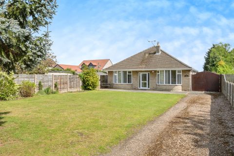 Old Bawtry Road, Finningley, Doncaster DN9, 3 bed detached bungalow for ...
