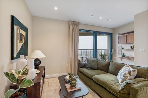 Riverstone Heights, 18 Reed Avenue, London E3, 1 bed flat to rent, £ ...