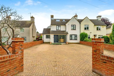 Luton Road, Barton-Le-Clay, Bedford MK45, 5 bed semi-detached house for ...