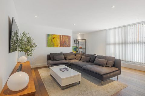 Stane Grove, Clapham SW9, 2 bed flat for sale, £650,000 - Zoopla