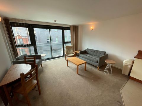 1 bed flat to rent in City Point, Salford M3, £895 pcm - Zoopla