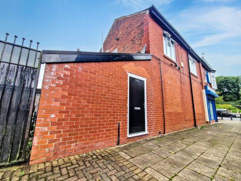 Rochdale Road, Manchester M9, 2 bed flat to rent, £900 pcm - Zoopla