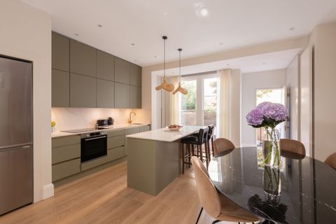 Lots Road, Chelsea SW10, 5 bed terraced house for sale, £2,750,000 - Zoopla
