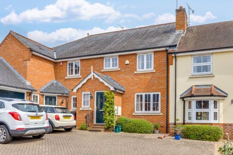 Welwyn Hall Gardens, Welwyn, Hertfordshire AL6, 3 bed semi-detached ...