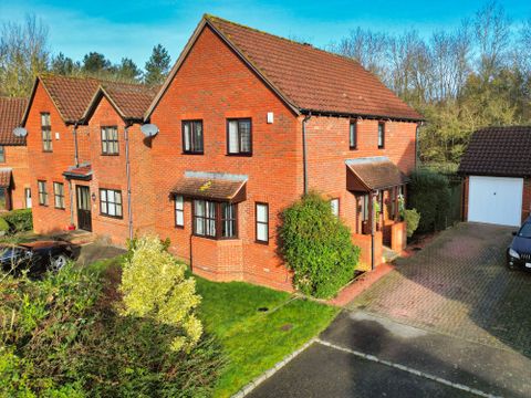 4 bed detached house for sale in Bignell Croft, Loughton MK5, £550,000 ...