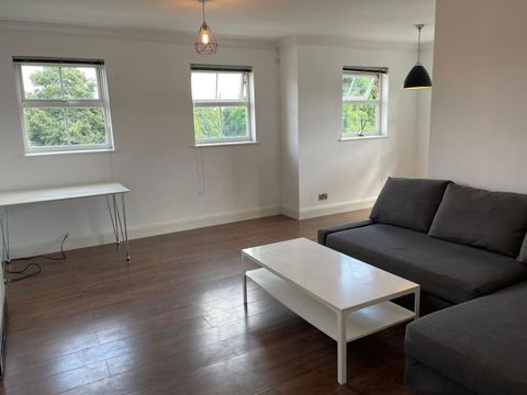 2 bed flat to rent in Commercial Way, London SE15, £1,800 pcm - Zoopla