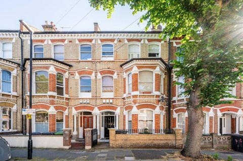 St Luke's Avenue, Clapham High Street, London SW4, 2 bed flat for sale ...