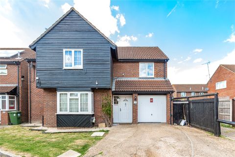Medoc Close, Pitsea, Basildon, Essex SS13, 4 bed detached house for ...