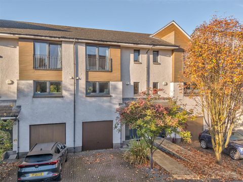 Dudhope Gardens, Dundee DD3, 4 bed town house for sale, £249,000 - Zoopla