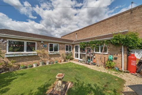 Crossways, Peterchurch, Hereford HR2, 3 bed bungalow for sale, £185,000 ...