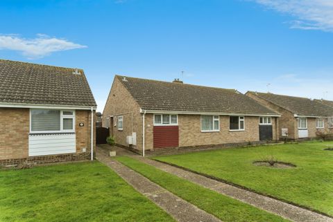 Berkeley Walk, Eastbourne BN23, 2 bed semi-detached bungalow for sale ...