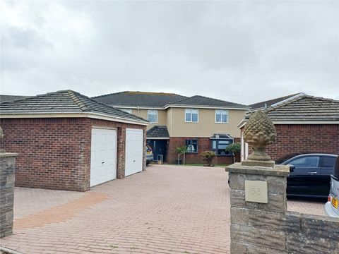 Rest Bay Court, Rest Bay Close, Porthcawl CF36, 2 bed flat for sale, £ ...