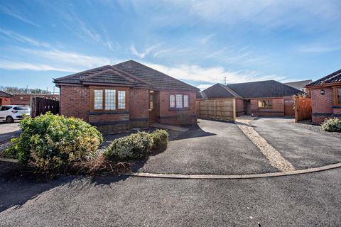 Coed Y Bwlch, Bynea SA14, 3 bed detached bungalow for sale, £250,000 ...