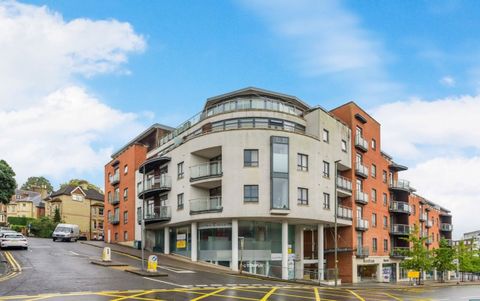 Trinity Gate, Epsom Road, Guildford GU1, 2 bed flat to rent, £2,350 pcm ...