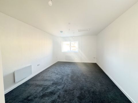 2 bed flat to rent in Victoria Street, Merthyr Tydfil CF47, £650 pcm ...