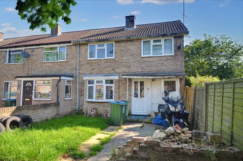 3 bed end terrace house for sale in St. Peters Avenue, Aylesbury HP19 ...