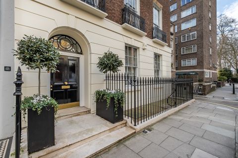 2 bed flat for sale in Connaught Street, London W2, £1,500,000 - Zoopla