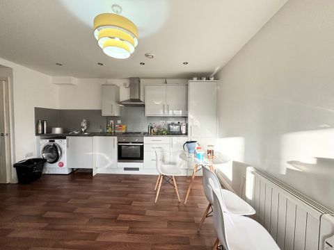 2 bed flat to rent in Regent Street, Leicester LE1, £1,200 pcm - Zoopla