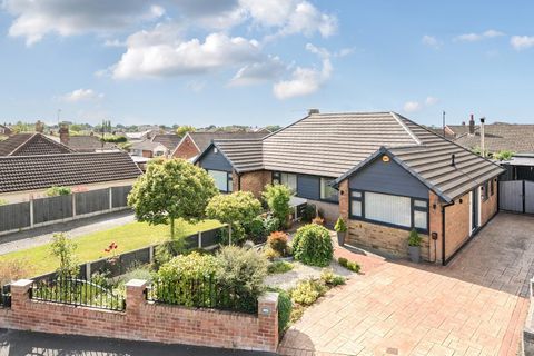 Derwent Avenue, Garforth, Leeds LS25, 2 bed semi-detached bungalow for ...