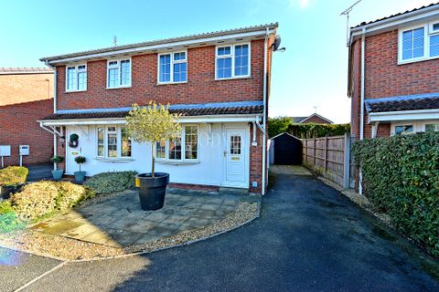 2 bed semi-detached house to rent in Nightingale Close, Ripley DE5, £ ...
