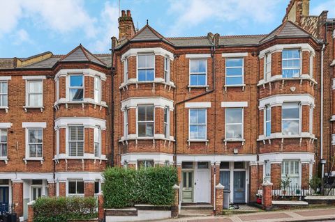 3 bed flat for sale in Latchmere Road, London SW11, £800,000 - Zoopla