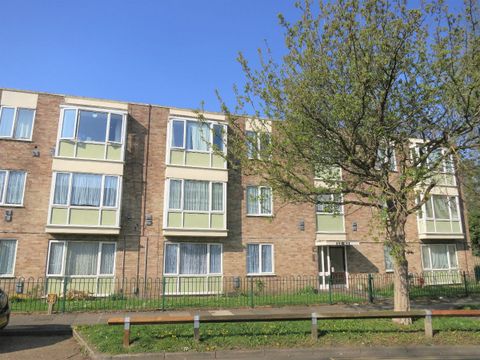 Bethany Waye, Feltham TW14, 2 bed flat for sale, £260,000 - Zoopla