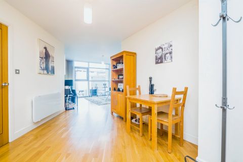 1 bed flat for sale in Bute Terrace, Cardiff CF10, £160,000 - Zoopla