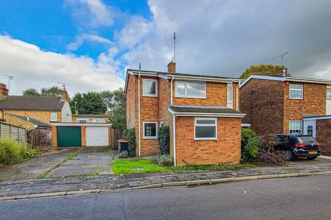 5 bed detached house for sale in Danes Way, Leighton Buzzard LU7, £ ...