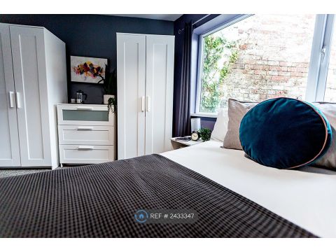 Room to rent in Devon Place, Newport NP20, £450 pcm - Zoopla