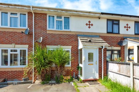 2 bed terraced house for sale in Palace Close, Cippenham, Slough SL1, £ ...
