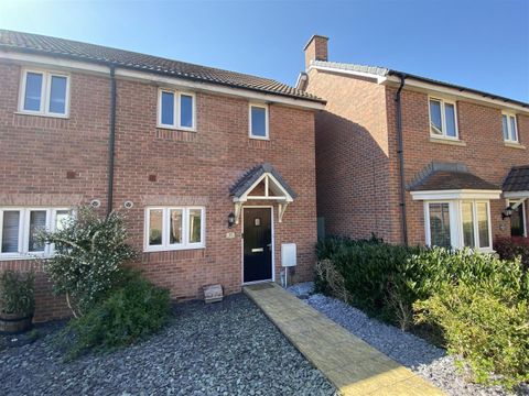 2 bed end terrace house for sale in Holloway Close, St Andrews Ridge ...