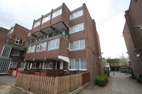 3 bed flat to rent in Church Road, London NW10, £2,250 pcm - Zoopla