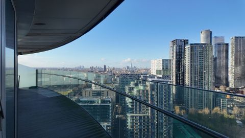 Crossharbour Plaza, Arena Tower E14, 2 bed flat for sale, £760,000 - Zoopla