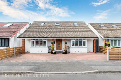 Beech Way, Epsom KT17, 4 bed detached house for sale, £675,000 - Zoopla