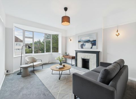 Chinbrook Road, London SE12, 2 bed flat for sale, £280,000 - Zoopla