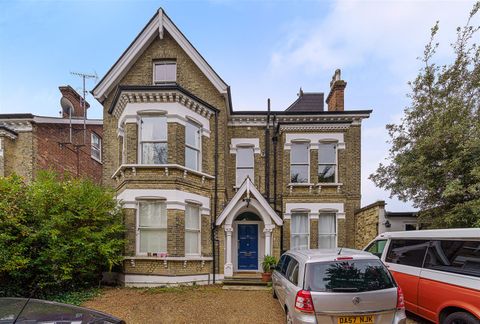1 bed flat to rent in Palace Road, Tulse Hill SW2, £1,250 pcm - Zoopla