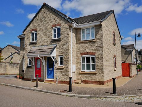 Springfield Drive, Calne SN11, 3 bed semi-detached house for sale, £ ...