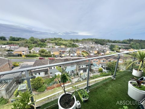 2 bed flat for sale in Langstone Close, Torquay TQ1, £150,000 - Zoopla