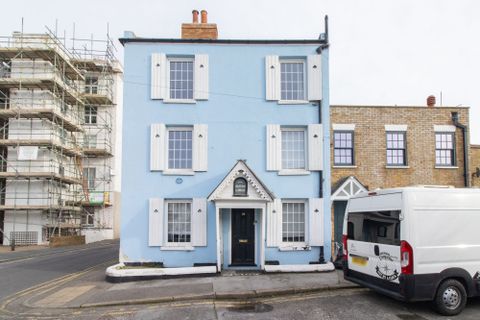 4 bed end terrace house to rent in Trinity Square, Margate CT9, £1,600 ...