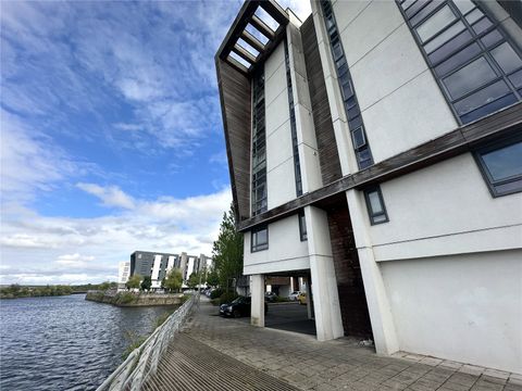 The Decks, Runcorn, Cheshire WA7, 2 bed flat for sale, £80,000 - Zoopla