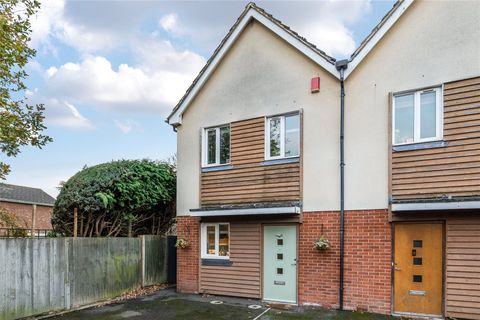 New Haw, Addlestone, Surrey KT15, 3 bed semi-detached house for sale, £ ...