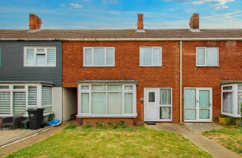 Fauners, Basildon SS16, 3 bed terraced house for sale, £310,000 - Zoopla