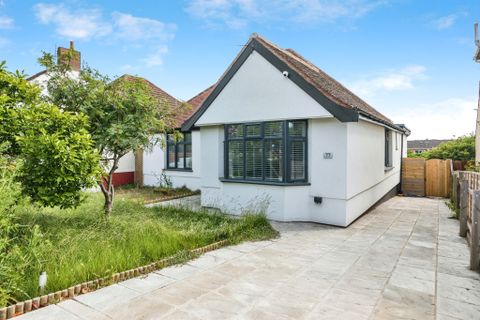 Oulton Road, Lowestoft NR32, 2 bed detached bungalow for sale, £350,000 ...